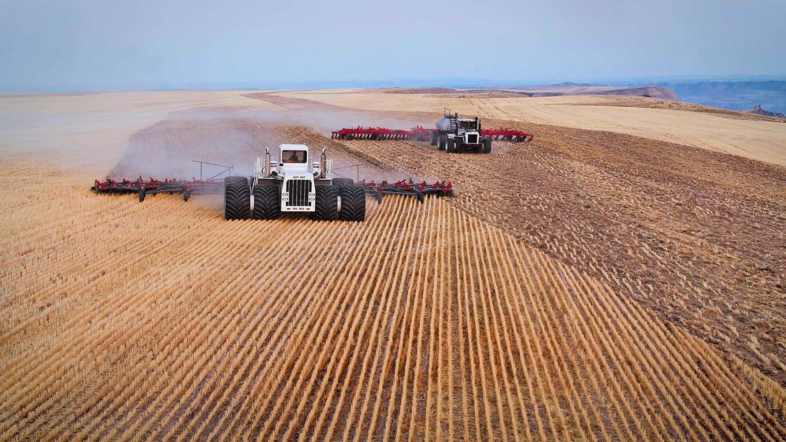 Meet Big Bud 747: The World’s Largest Tractor