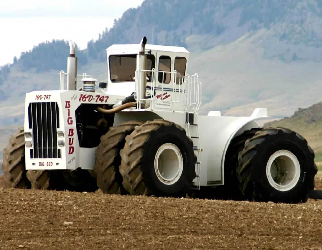 Meet Big Bud 747: The World’s Largest Tractor
